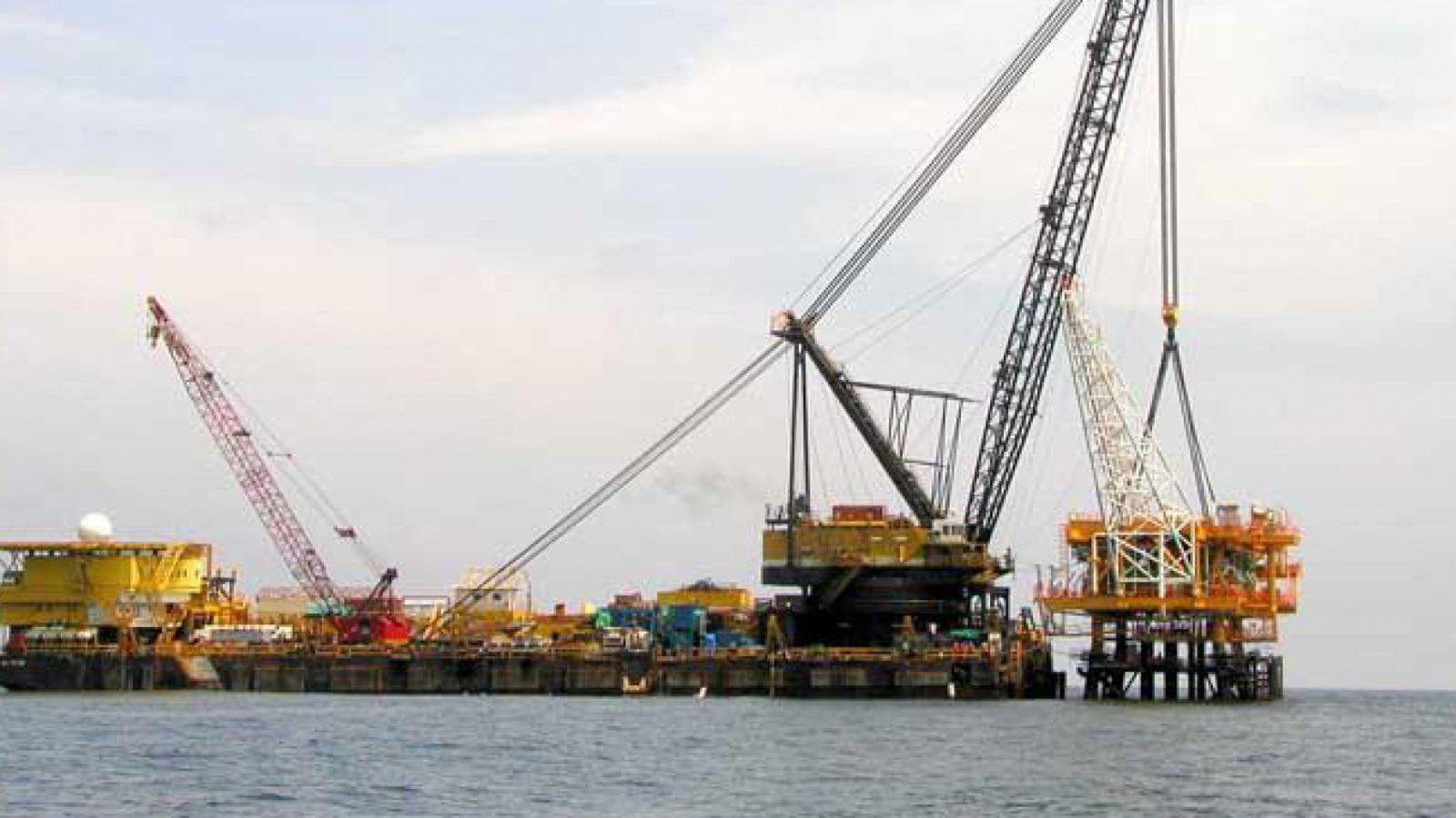 Derrick Pipelay Barge DLB-1200 for Sale or Charter - Ijetty